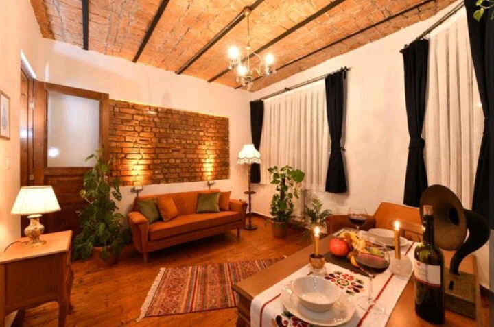 Historical Levantine Flat @Heart Of Taksim - Şişli
