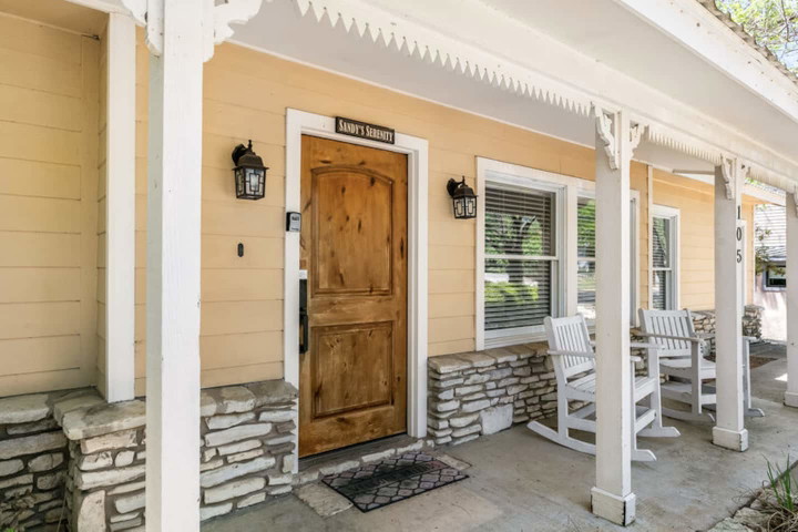 Kellys Creekside Sandys Serenity | 2/1 | Hot Tub - Fredericksburg, TX