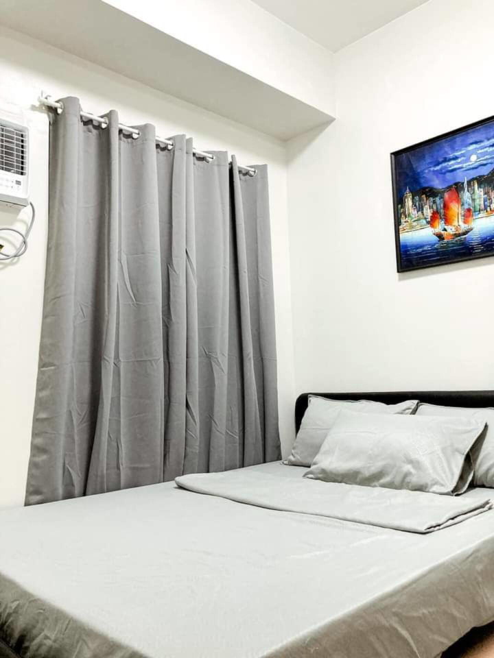Vine Residences 2 Br With Balcony (Family Suite) - Valenzuela
