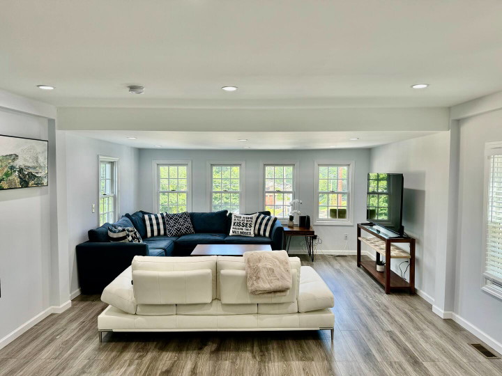 Renovated Lake House, Just Steps To The Water. - Connecticut