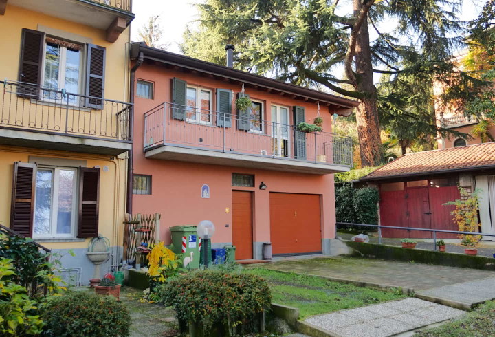 Ai Cedri Holiday Homes Ground Floor - 베르가모