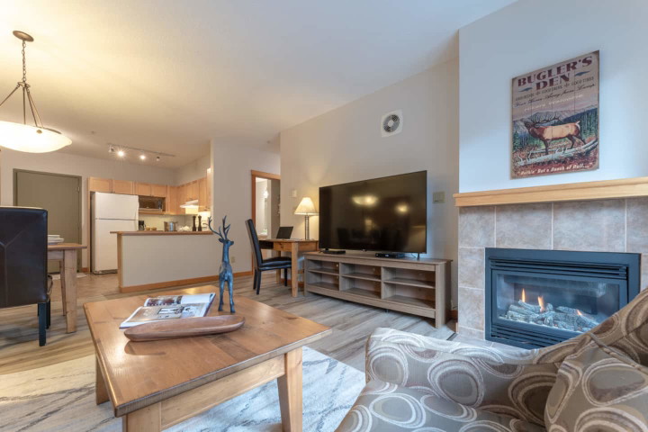 Poolside Family Resort | Walkable To Downtown - Alberta