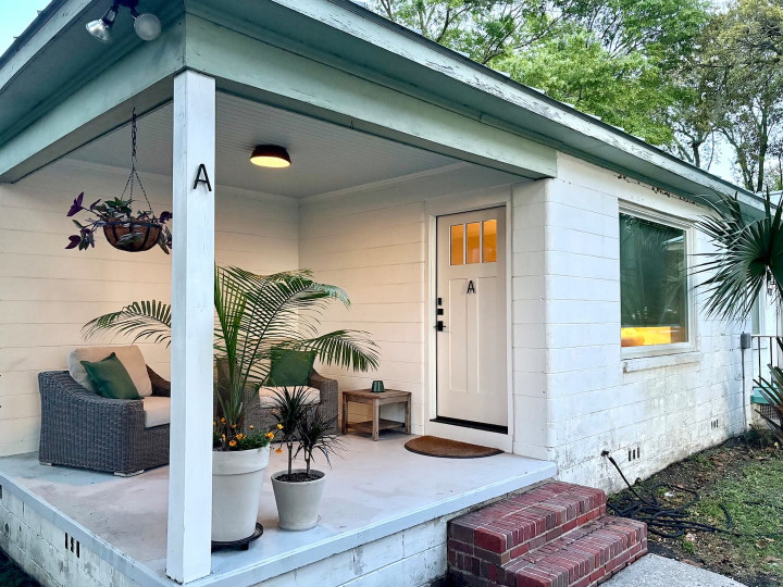 Cozy Bungalow On The 18th Hole - Charleston, SC