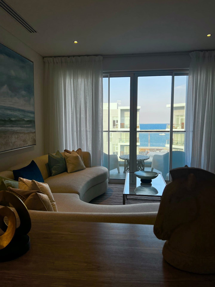 Unique & Elegant Penthouse ~ Sea & Pool View - Mascate