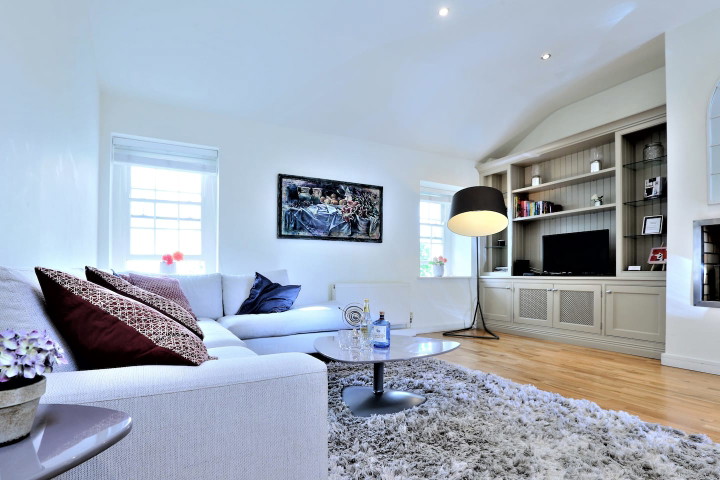 Elegant White Regency Townhouse With Terrace/patio - Dublin
