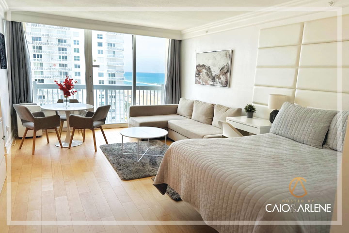 Stunning Oceanview, Beachfront, Internet 70" Tv - Florida