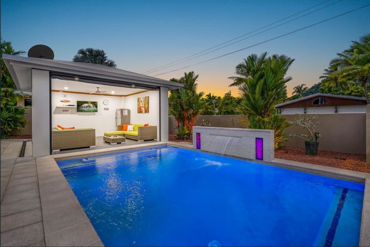 Trinity Beach Stunner - Tropical Entertainer - Australia