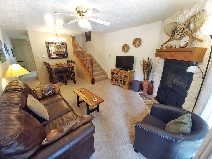 Valley Condo 117 - Creekside - Wi-fi - Hot Tub - - Red River, NM