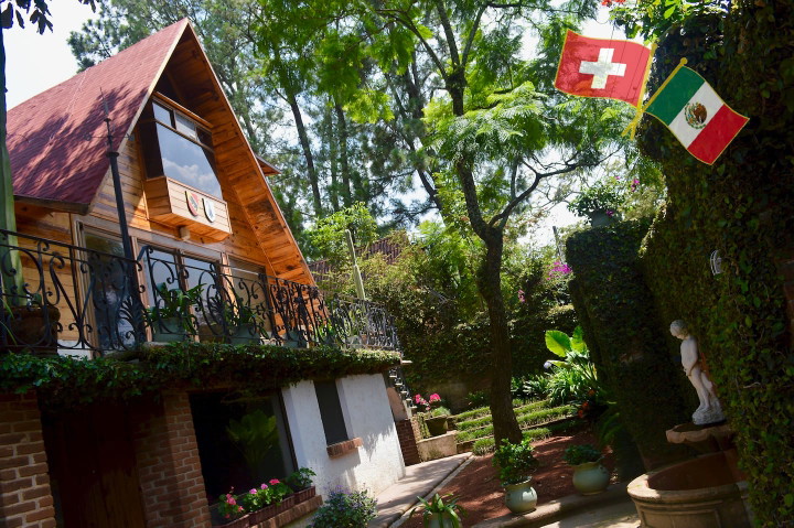 Cozy Swiss Chalet - Valle de Bravo