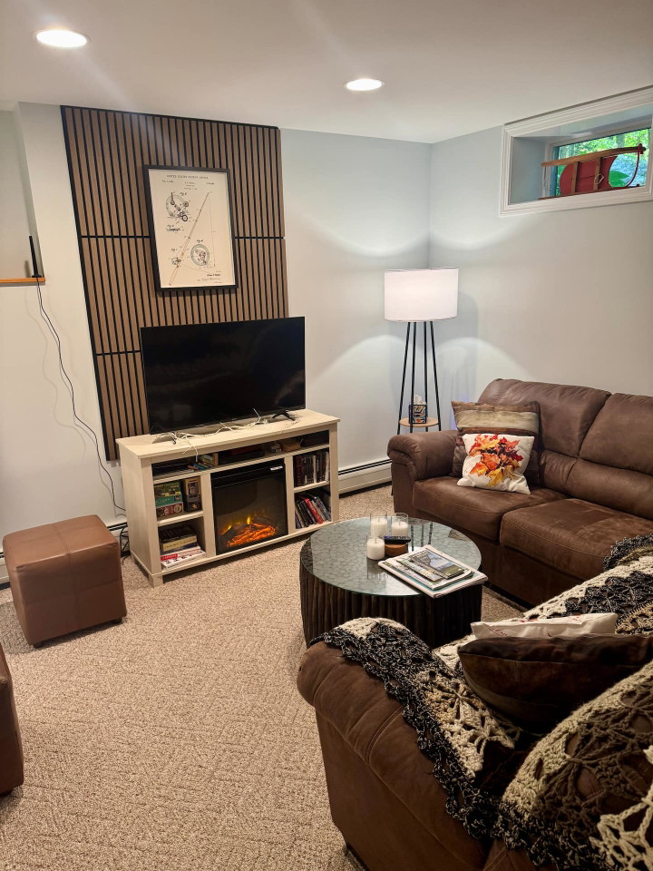"Stowebury" Apartment - Waterbury Village Historic District