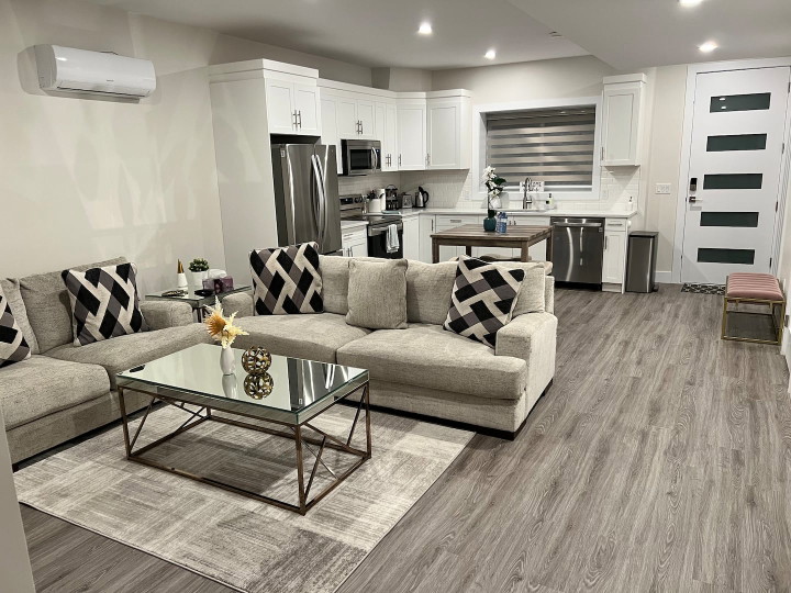The Perfect Penticton Stay (Licensed) - Canada