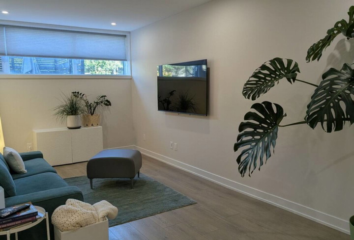 Centrally Located Apartment In Little Italy - Ottawa