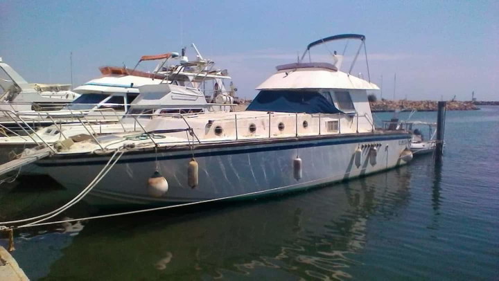 Beau Bateau Spacieux - Francia
