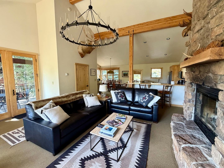 Ski-in/ski-out Chalet With Private Hot Tub + Views -