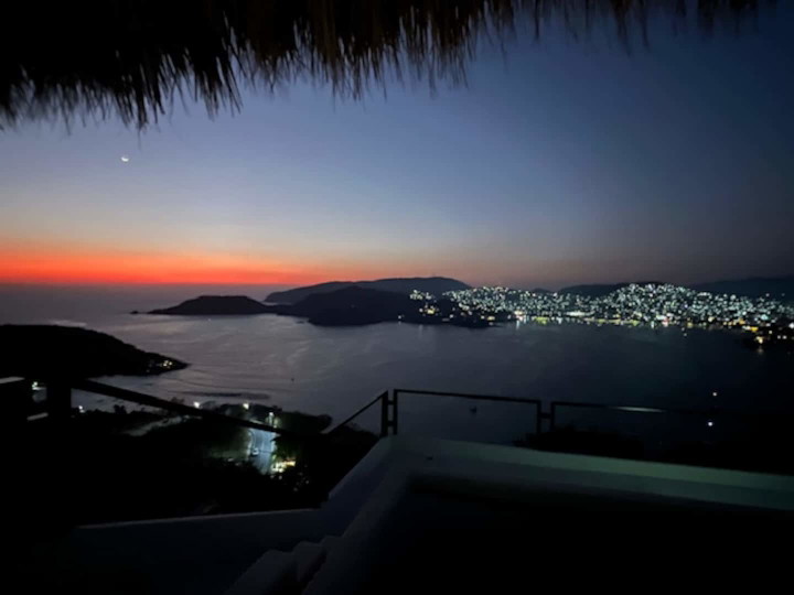 Luxury Living With 360 Views. - Zihuatanejo