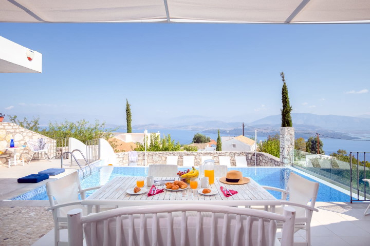 Colorful & Sunny! With Amazing Views! - Kassiopi