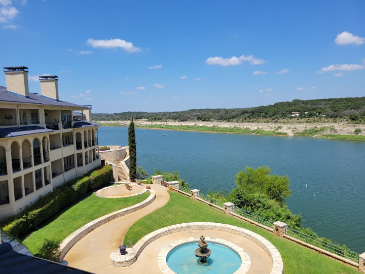 Lakefront Tuscan Sunsets At Island On Lake Travis - Lago Vista, TX