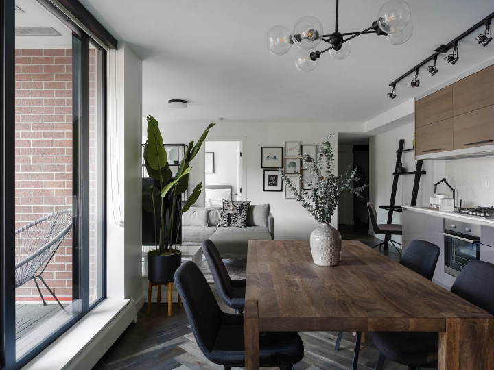Modern & Stylish 3bedroom Chinatown Apt W/ Parking - British Columbia