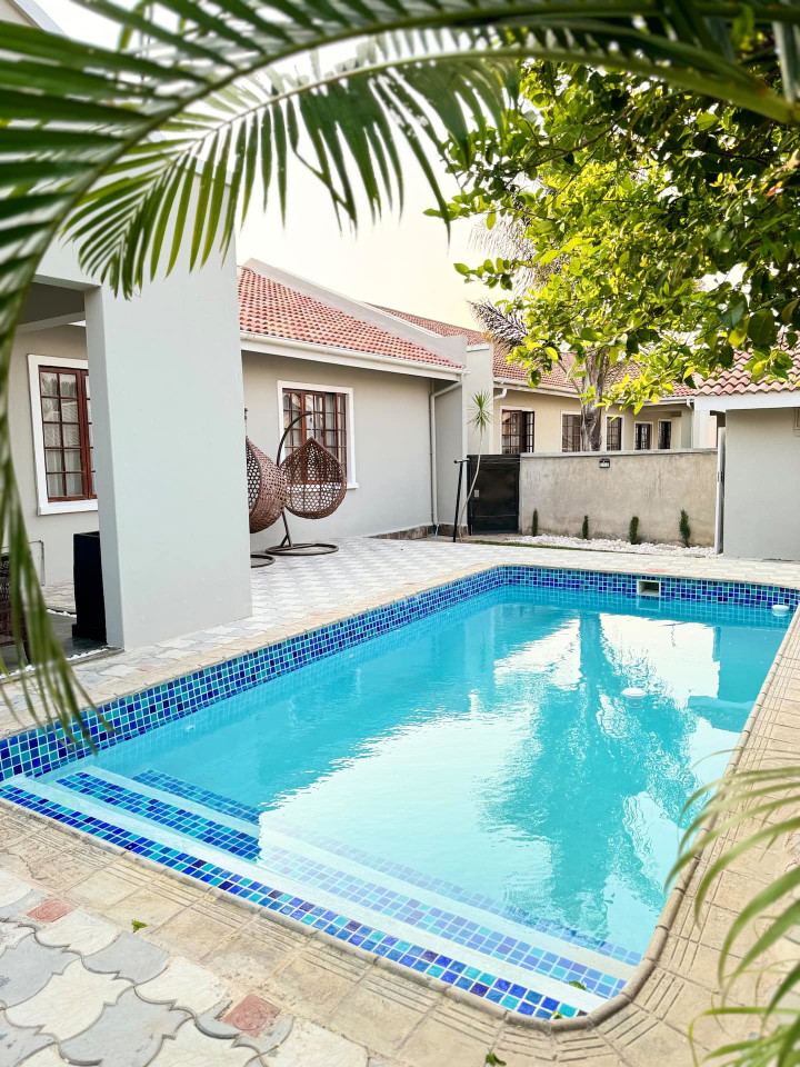 Serene Ibex Hill Residence | Private Pool - Zambia