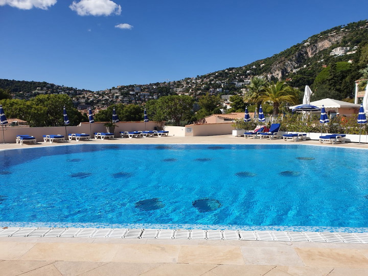 4-person Beachfront Apartment With Pool - 에제