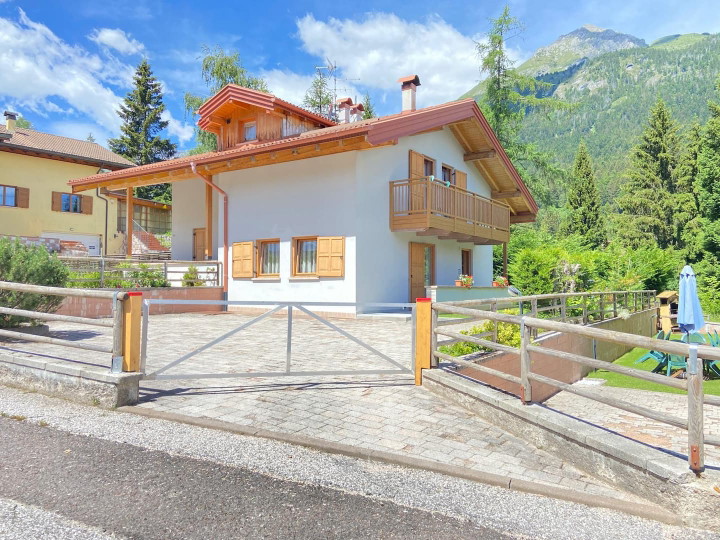 Casa Girasoli, In Zona Tranquilla E Bella Vista. - Andalo