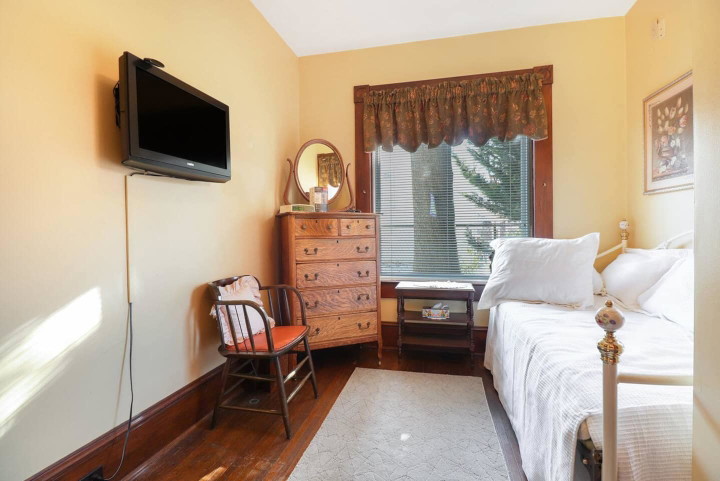 Pretty N Plaid @ The Manheim Manor Bnb - Lititz, PA