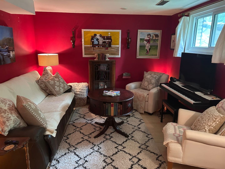 The Cozy Art Gallery Suite - London