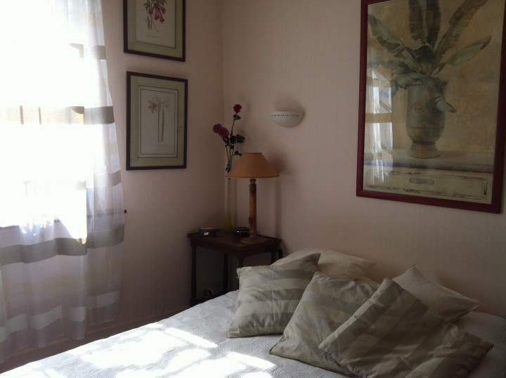 Chambre Avec Salle De Bain , Bed & Breakfast - Bordeaux