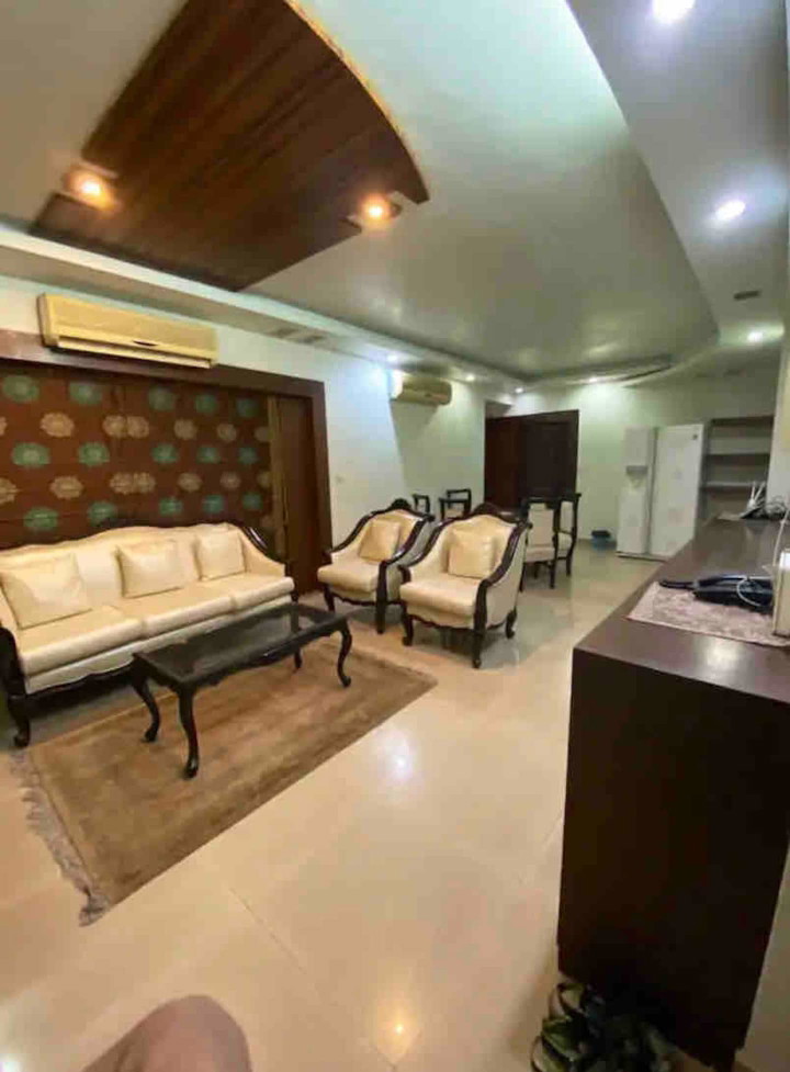 3 Bhk In South City Condo, Centrally Located - Kolkata