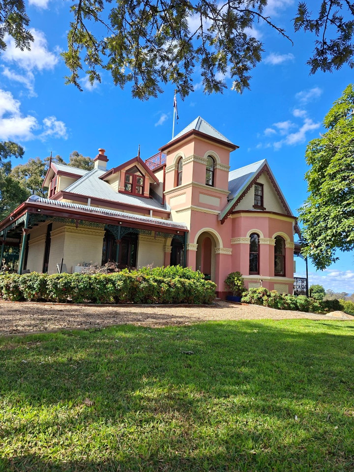 East Room Suite
Cecil Lodge On
Rouse Farm 1892 - Kurrajong