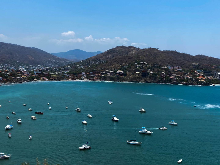 Hermosa Vista De La Bahía De Zihuatanejo - Zihuatanejo