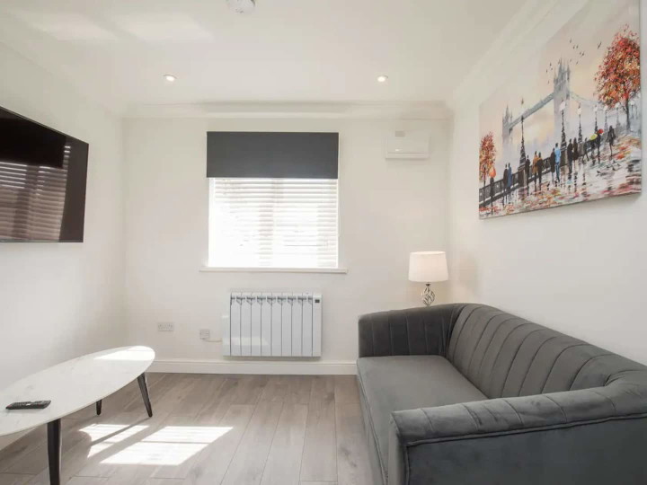 Azizi Suite, Appartement Privé 1 Chambre Près De Heathrow, Windsor - Slough