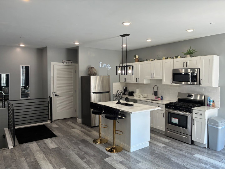 Experience Philadelphia 3-bedroom Apartment Oasis - Villanova, PA