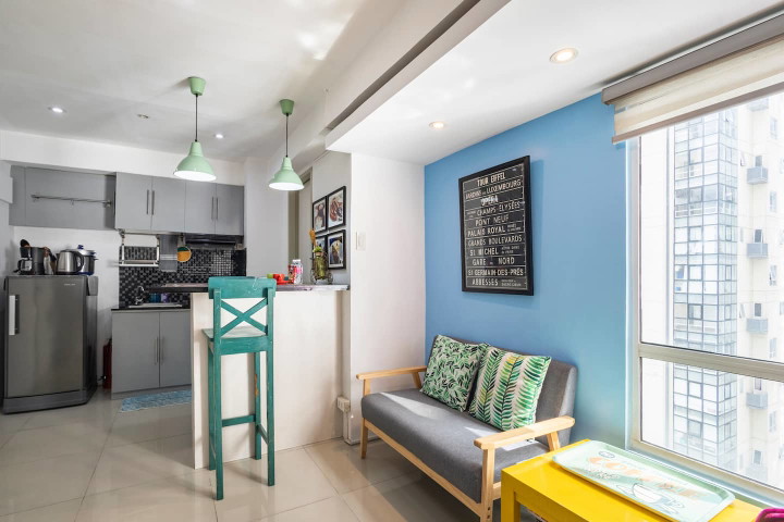 Travel-pop 2br @ Fort Victoria Bgc W/ Free Parking - Makati