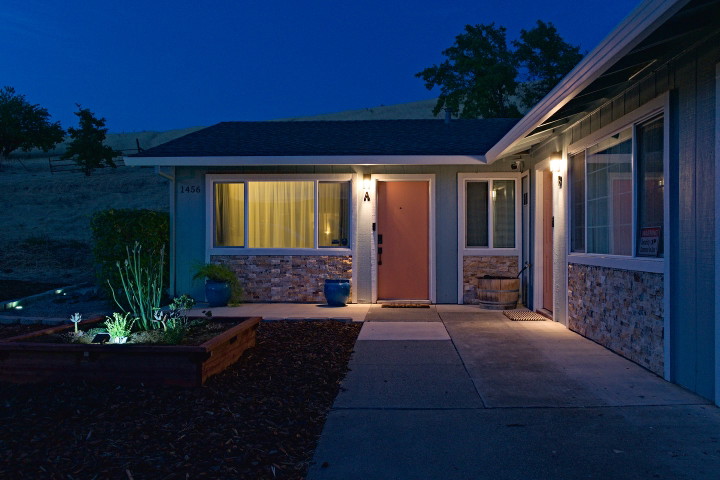 Cozy Mid-century Inspired Suite By Sacramento & Sf - Vacaville, CA