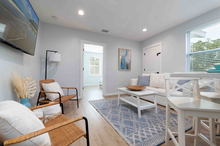 Quiet Beach Oasis, Walk To The Beach! - Neptune Beach, FL