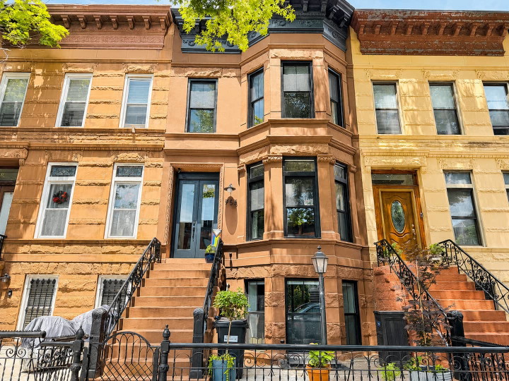 Renovated Bedstuy Brownstone 2bd/2b Suite - New York City