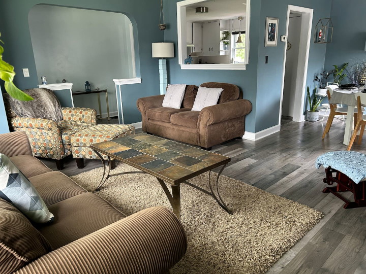 Bright Spacious 3 Bedroom Main Floor Unit W Yard - Kingston
