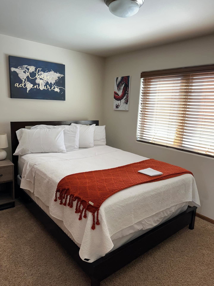 Large 5-bedroom Home Perfect For Groups |Aberdeen - Aberdeen, SD