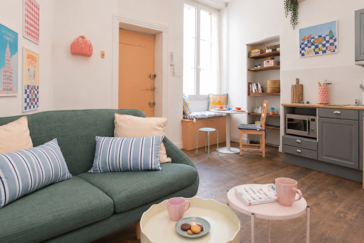Ciao Bella | Colorful Cocoon At The Foot Of The Château - Nantes