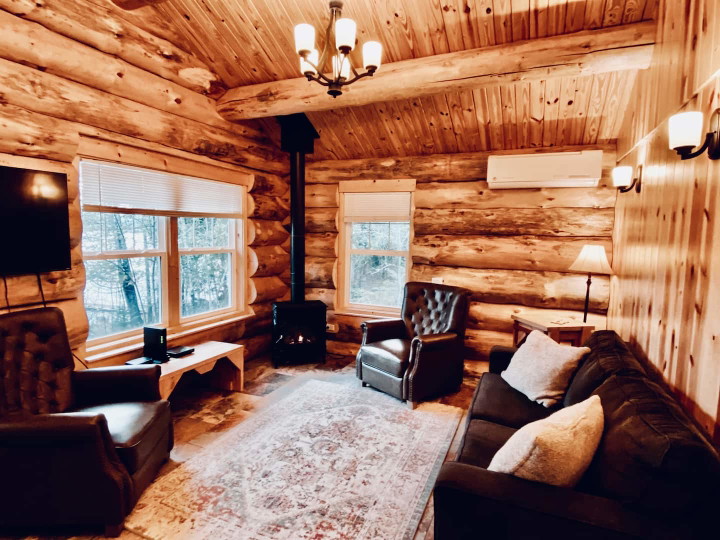 New Lake Cabin! Jacuzzi~wifi~quiet~trails Closeby! - Minnesota