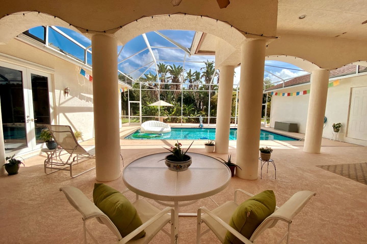 Delightful 3 Bedroom Home On Over 1 Acre - Jupiter, FL