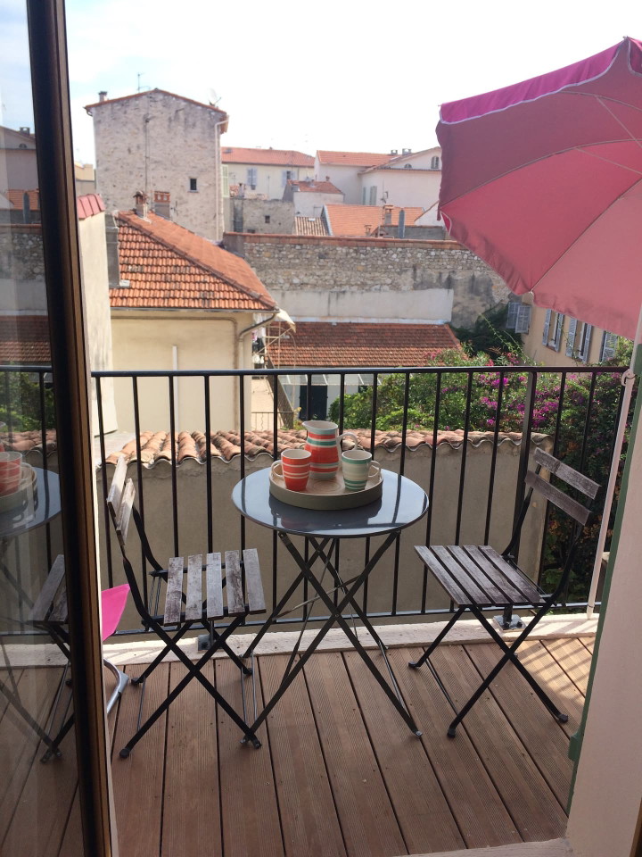 20m2 Fully Renovated Studio With Private Balcony, Rates Are All Inclusive. - Antibes