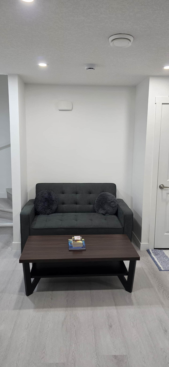 Cozy 2-bedroom Getaway - Cochrane