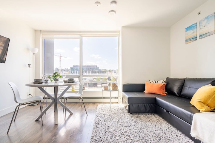 1br + Den + Ac + Parking | Seawall & Bc Place - Vancouver