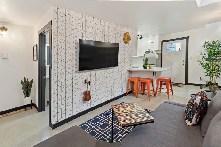 Loft-style Residence - Private And Updated - San Jose, CA