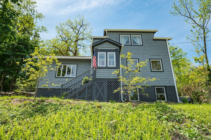 The Historic 1813 House - Stony Brook