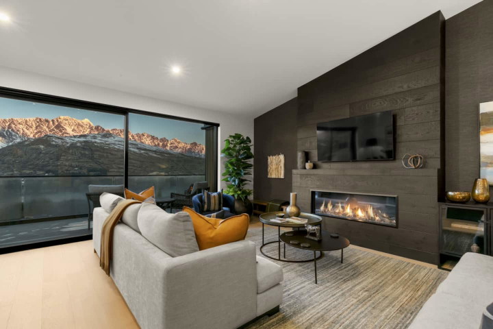 Highview Hideaway - Hot Tub With Lake Views - Queenstown, New Zealand