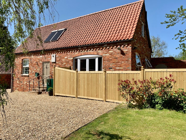 2 Bedroom, 2 Bathroom Cottage Next To Viking Way - Lincolnshire