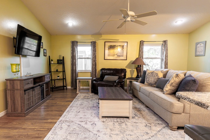 Spacious & Cozy - Sebastian, FL